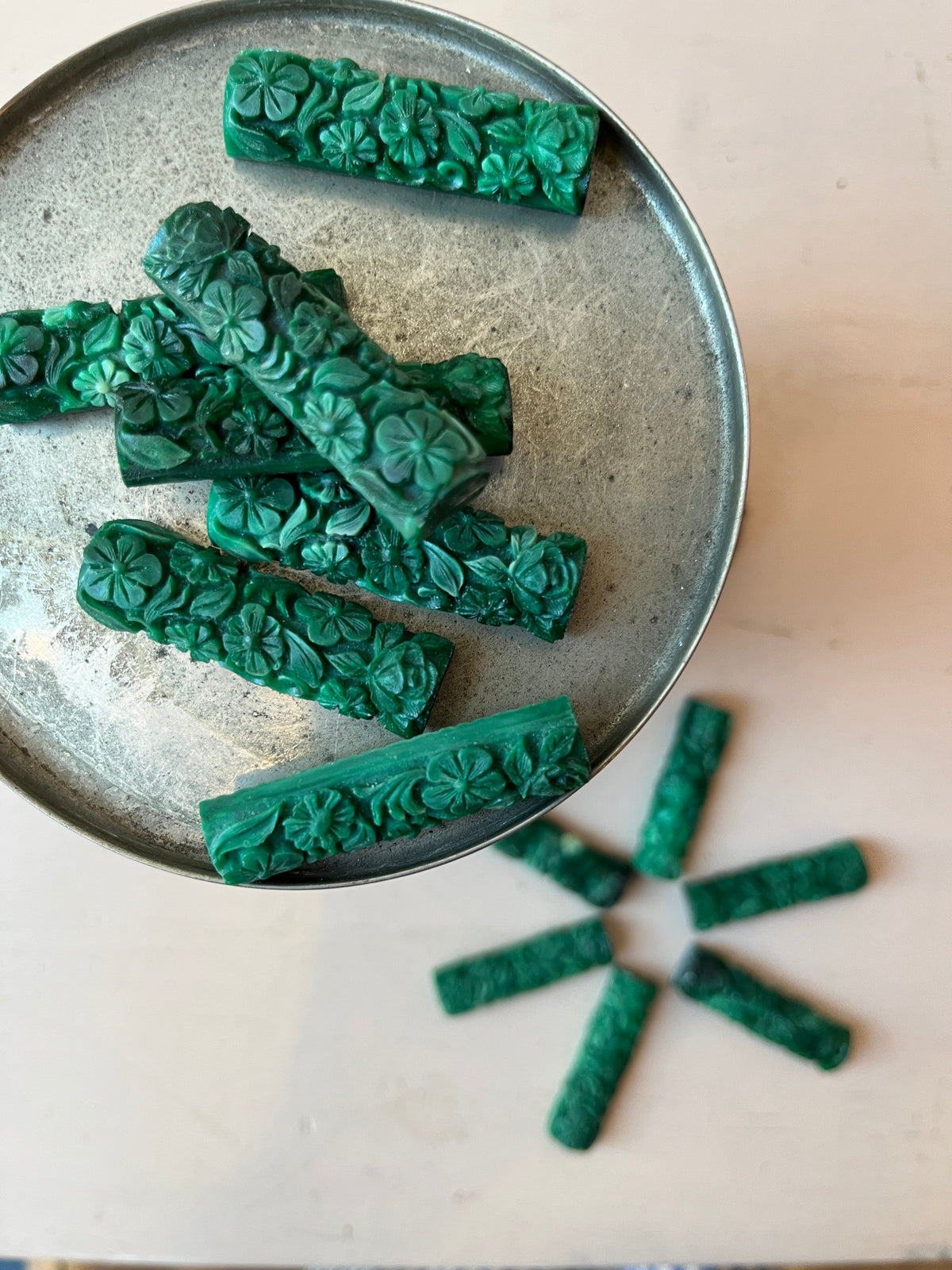 Flower Carved Celluloid Trim | PARCEL