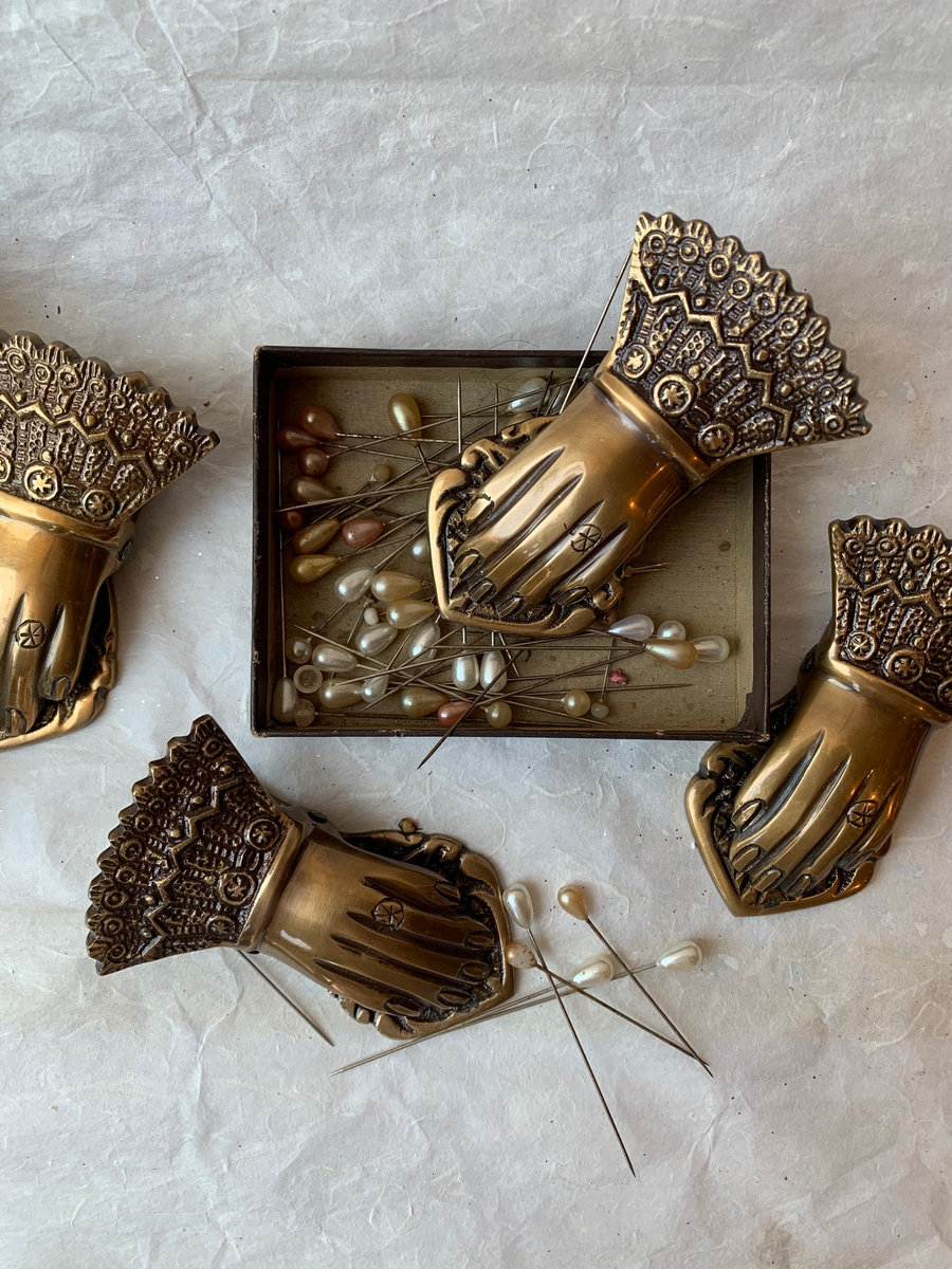 Victorian Style Hand Clips – PARCEL